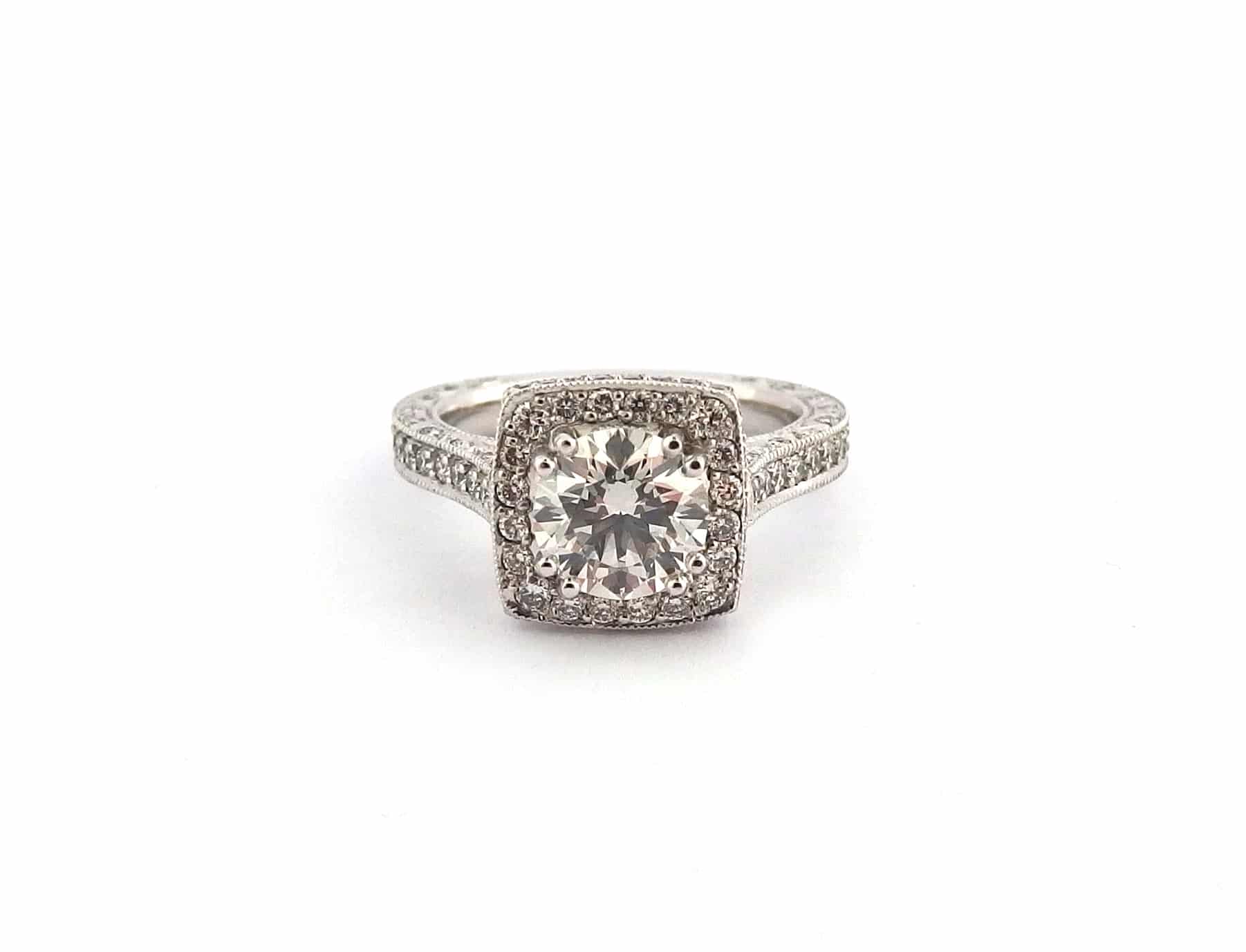 Choosing an engagement ring to suit your hand and fingers – Max Diamonds